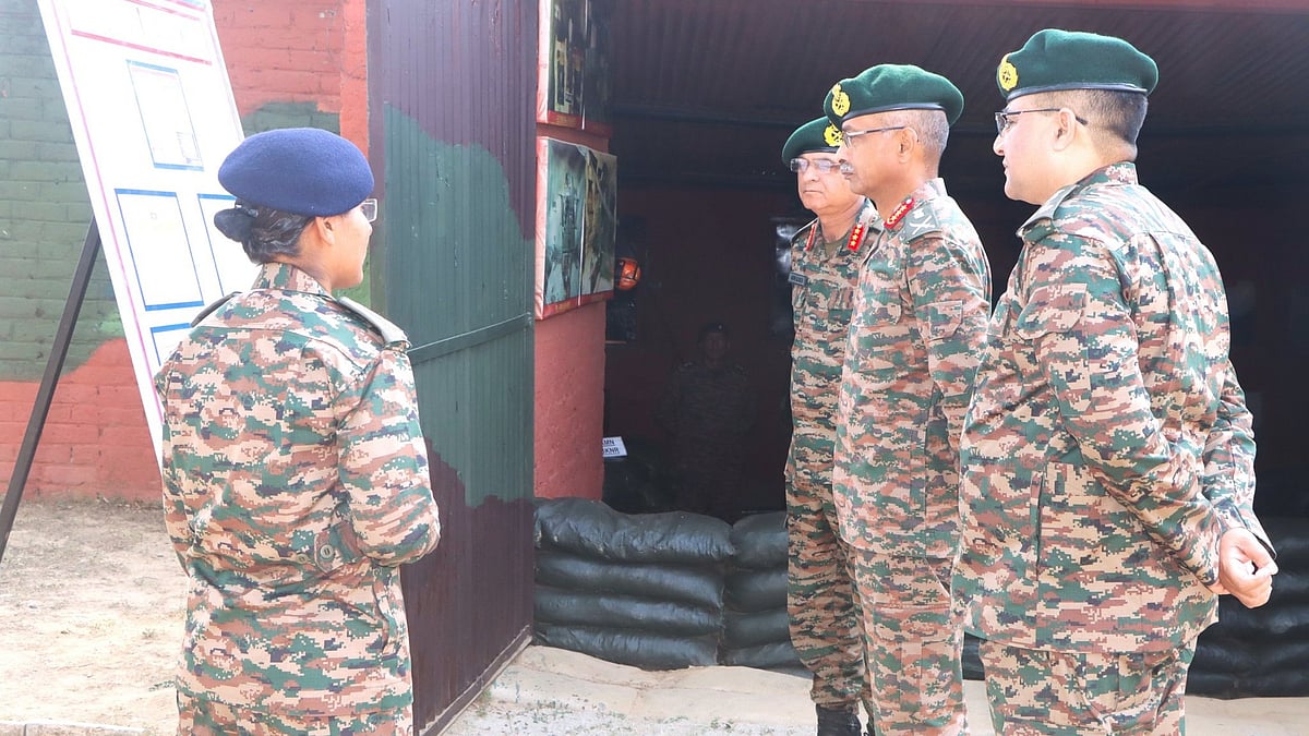 Army commander reviews operational preparedness of military formations ...