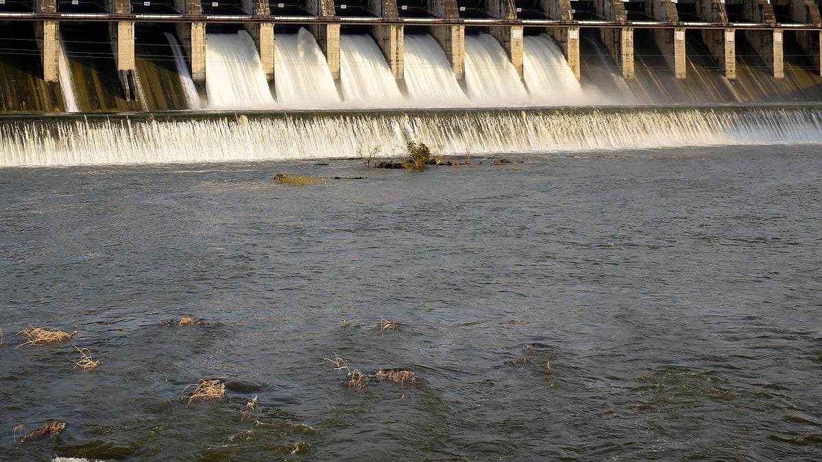 Water starts flowing into 'dry' Manjara dam as rains lash Marathawada ...