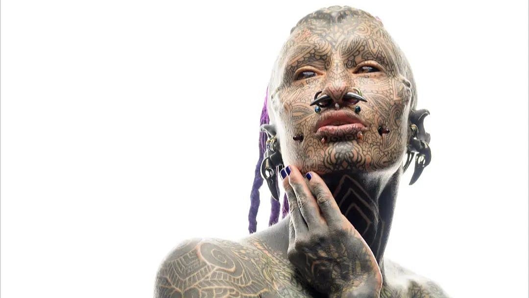 US woman sets new record for tattoos & body modification