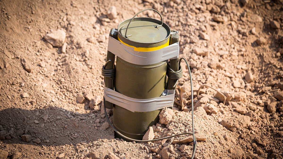 Security personnel recover powerful IED in Jharkhand