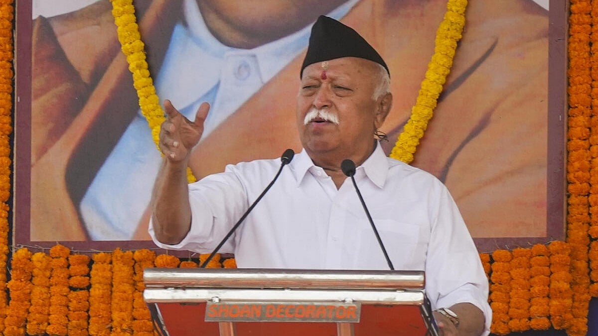 RSS chief Mohan Bhagwat meets Rashtra Sevika Samiti members at IIT ...