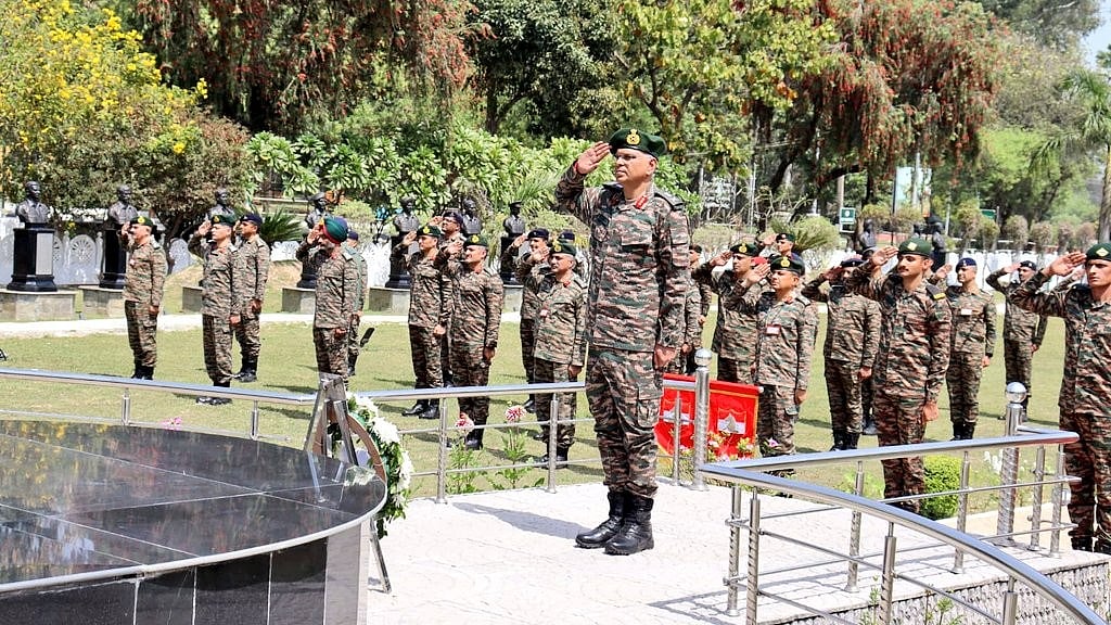 Lt Gen P K Mishra succeeds Lt Gen Navin Sachdeva as GOC of 16 Corps