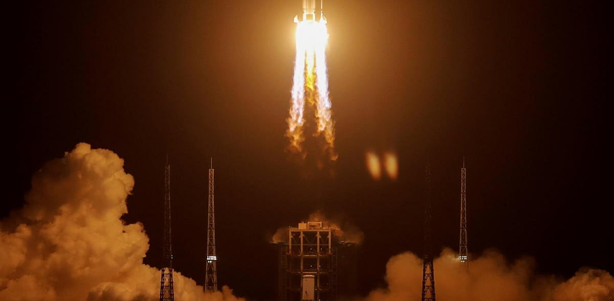 Chinese space probe completes moon sampling