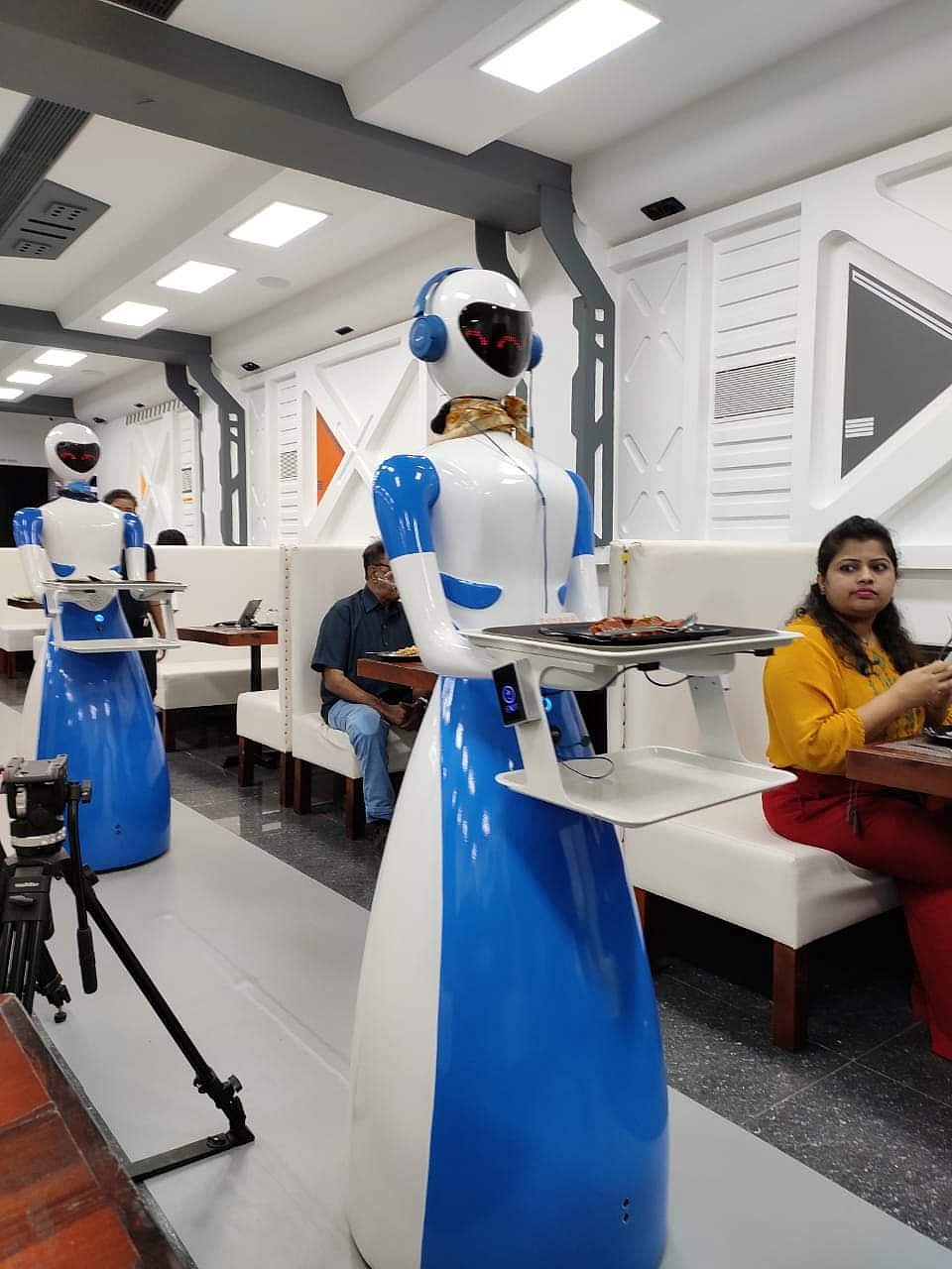 Glimpses from a 'Robot Restaurant'