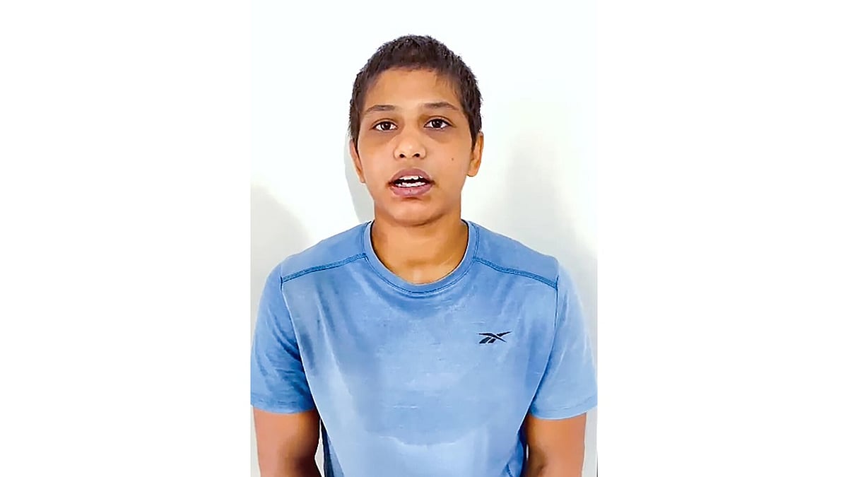 Antim Panghal creates history by defending 53-kg title, Savita takes 62 ...