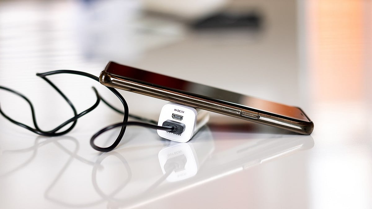 Boss lashes out at employee for 'stealing electricity; Redditt user ...