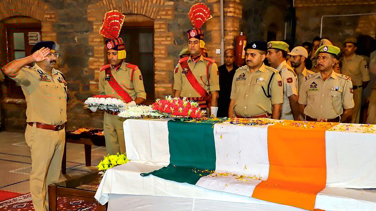 J&K police officer Humayun Bhat, killed in Anantnag encounter, laid to rest
