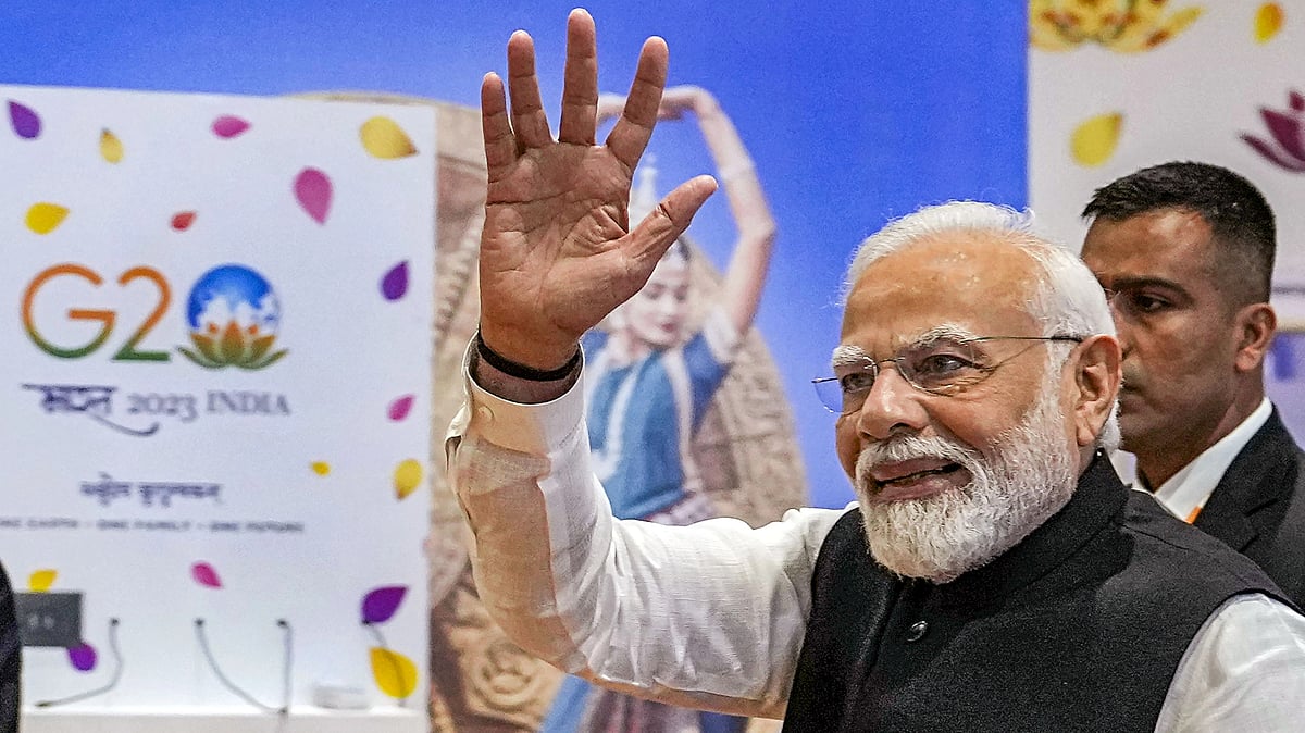 Modi interacts with PMO, MEA officials, staff on their G20 experience