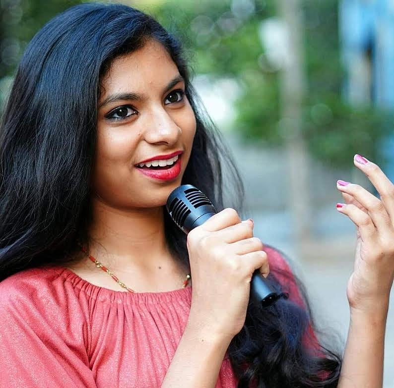 Singing stars on social media