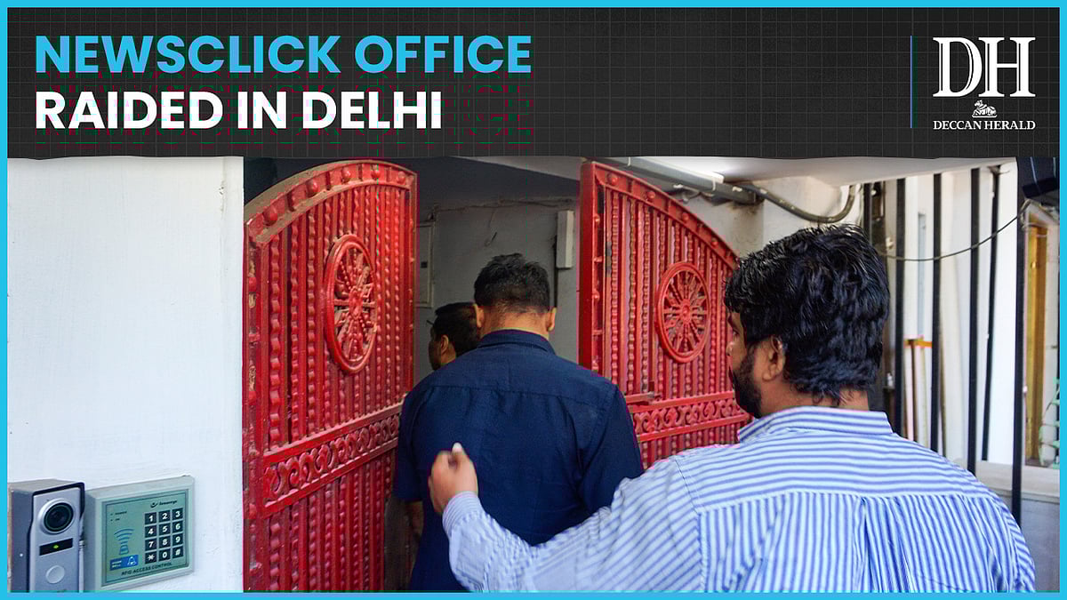 Police raids NewsClick’s office, journalists in Delhi