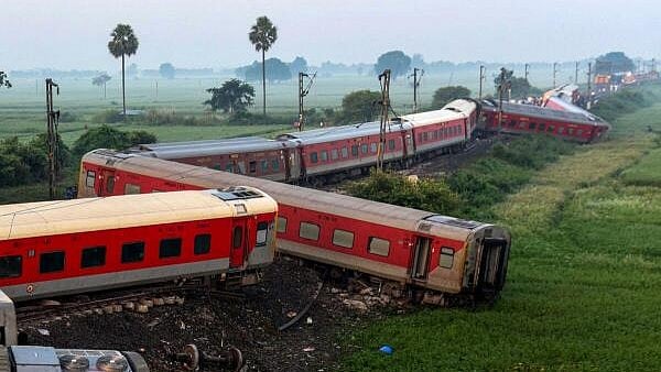 1,006 of around 1,500 passengers of derailed North East Express ...