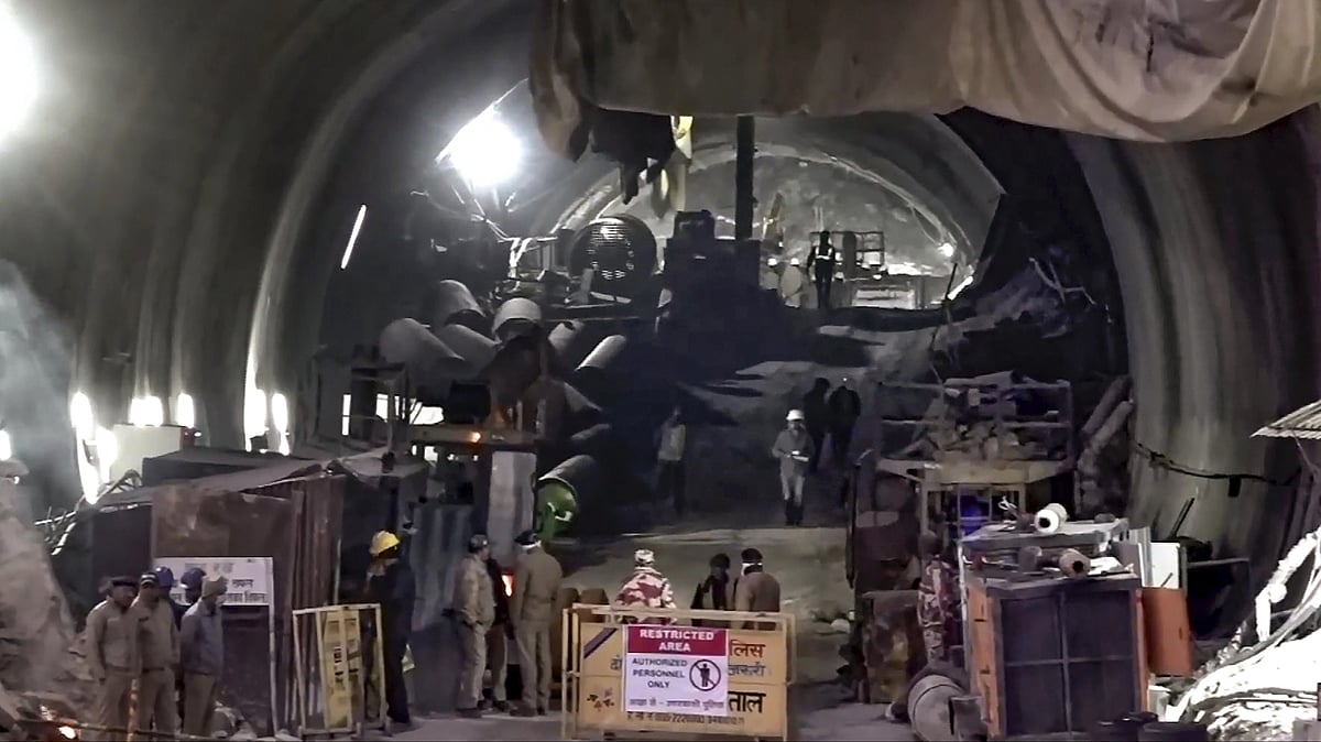 Uttarakhand tunnel rescue: Pipes pushed up to 52 metres, breakthrough ...