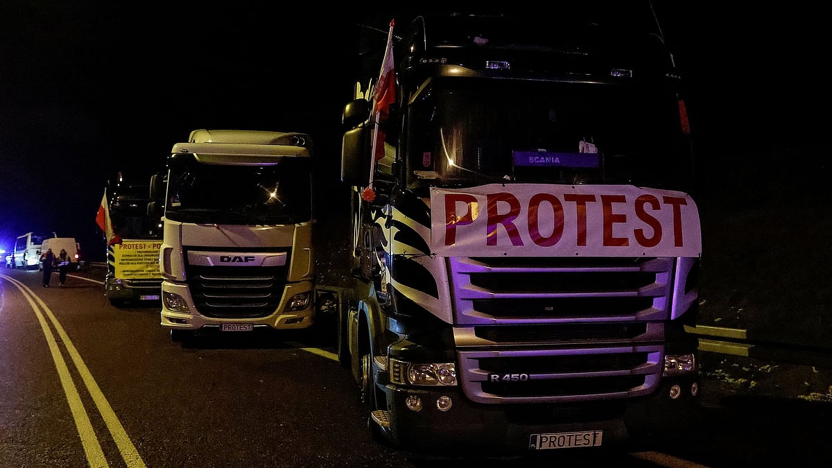 First lorries pass through new Ukraine crossing at Polish border