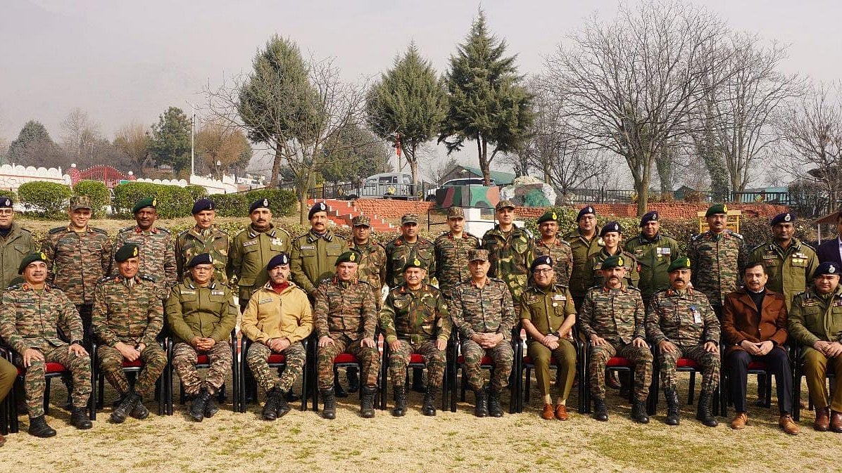 Army's Northern Command chief reviews security, counter-infiltration ...