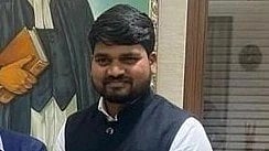AAP MLA Chaitar Vasava detained while on way to surrender in Gujarat