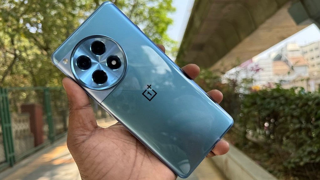 OnePlus offers lifetime display warranty for phones with greenline issues