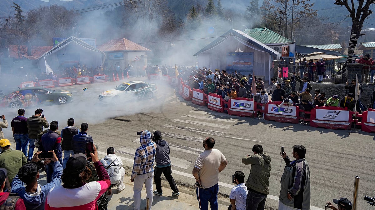 Revving Up the Valley: Srinagar makes history with maiden Formula 4 car race