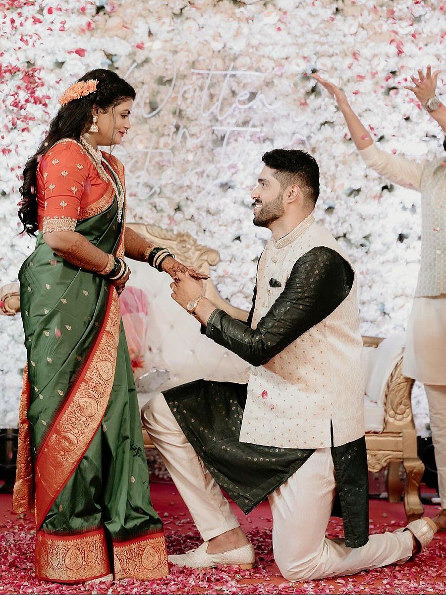Marathi actor Tejashree gets engaged to her beau Rohan Singh