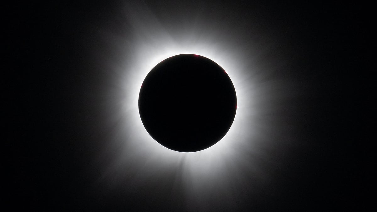 Nature's Masterpiece: Stunning images capture the total solar eclipse