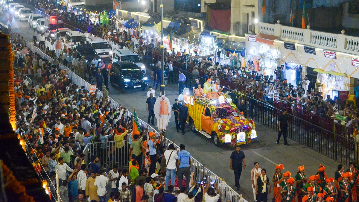 Lok Sabha Elections 2024: Modi visits Ayodhya Ram mandir, holds ...