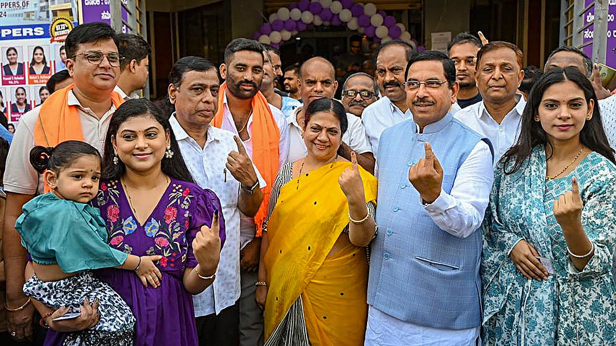 Lok Sabha Elections 2024: Political bigwigs cast their vote in Phase 3