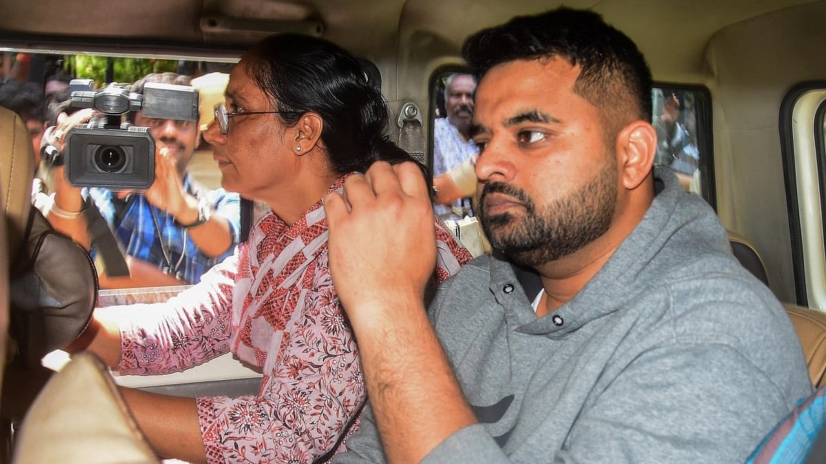 Modi turns monk before judgement day as polls reach final lap; Rape ...