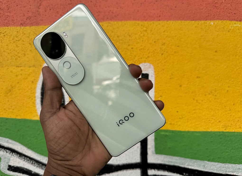 iQOO Z9s review: Good performer with dashing looks