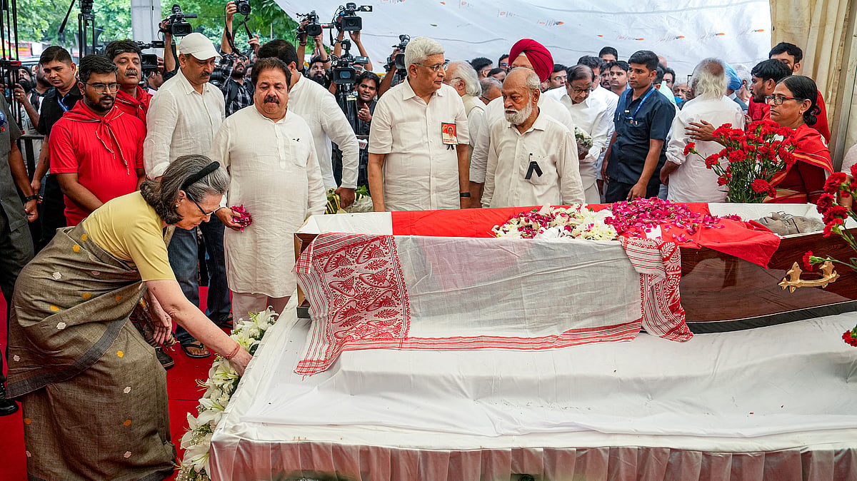 Politicians pay heartfelt tributes to Sitaram Yechury at CPI(M) HQ in Delhi