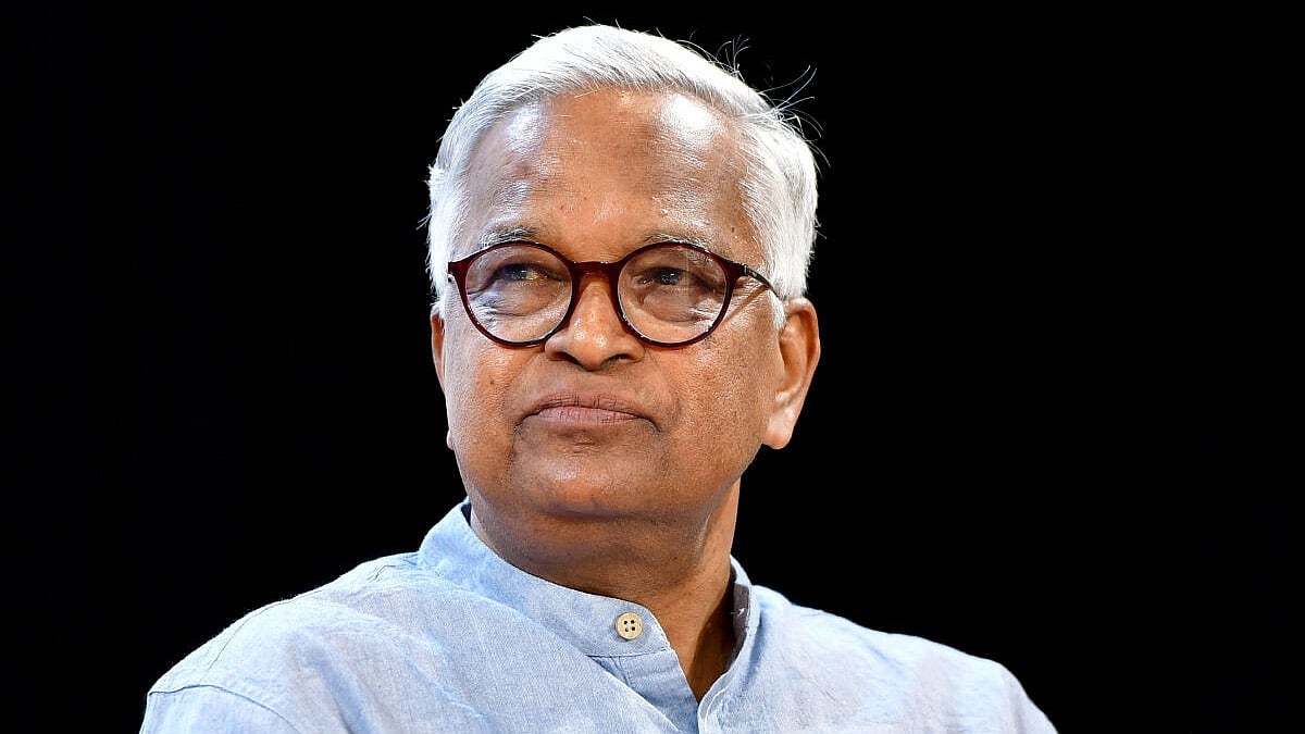 KDA chief flags decline of Kannada on traffic signboards