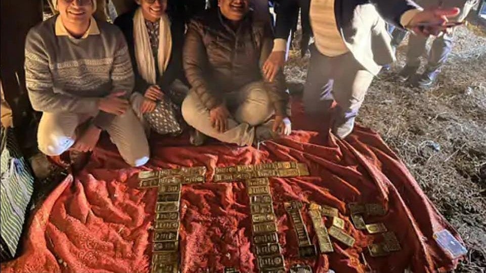 52 kg of gold, Rs 10 crore cash found in an abandoned car in MP forest