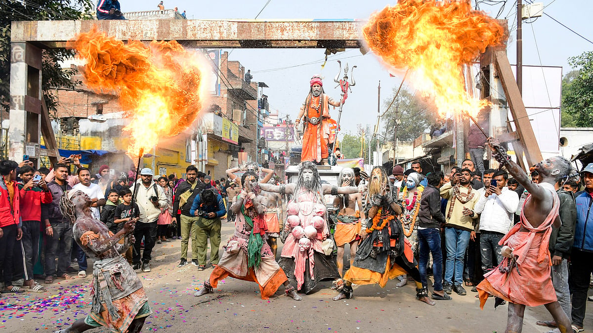 Maha Kumbh Mela 2025: Naga Sadhus' grand entry sets the tone for mega ...