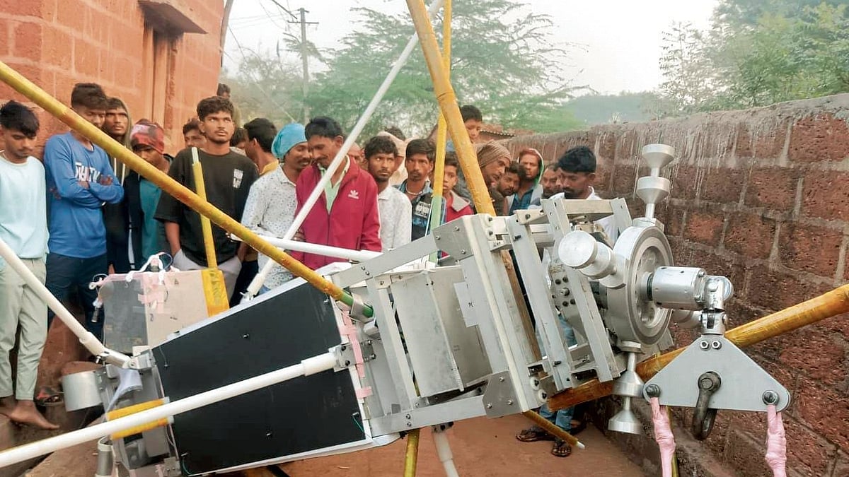 TIFR balloon falls in Bidar village, leaves residents bewildered