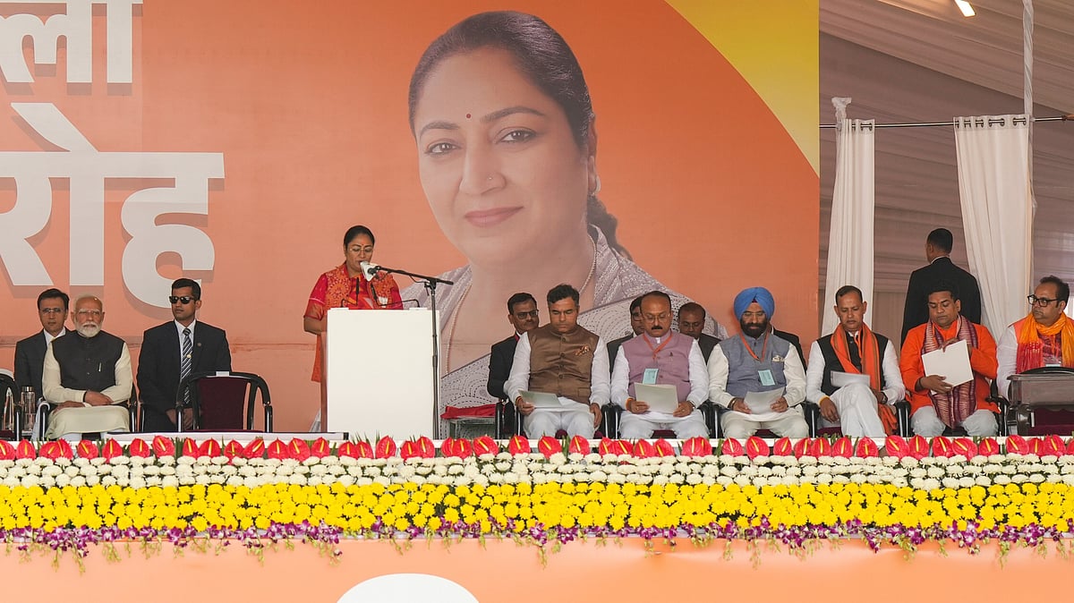 Rekha Gupta takes oath as Delhi CM; 6 new ministers sworn in