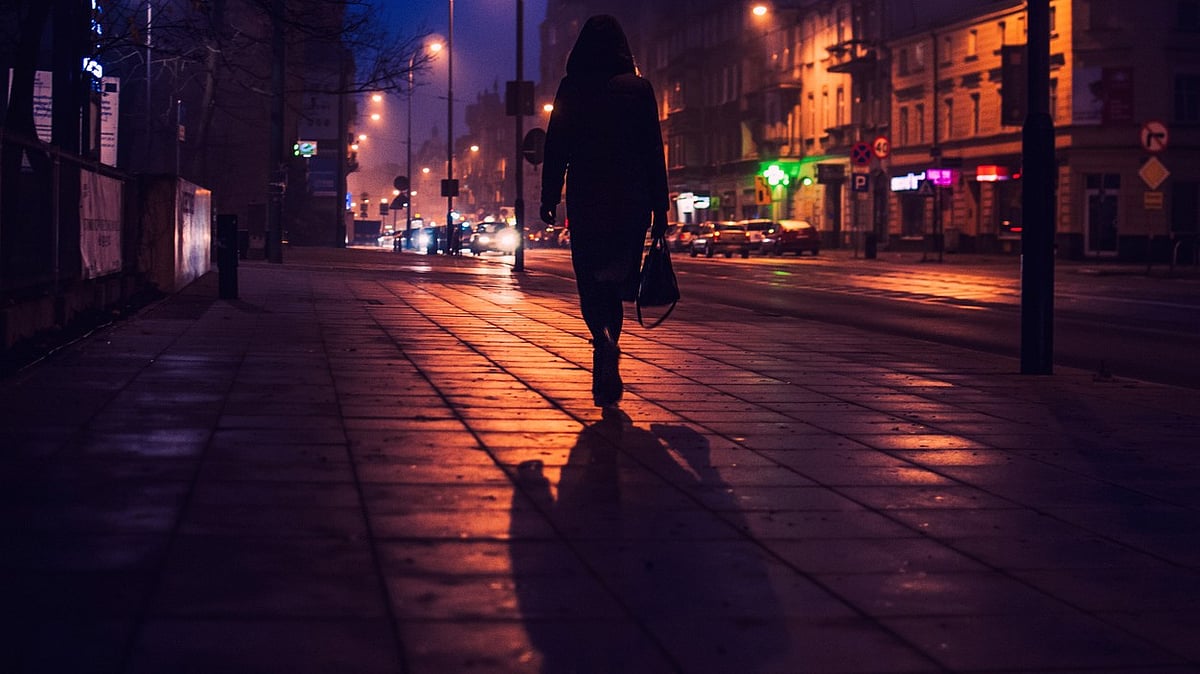 Messages like ‘you are slim, smart, fair’ to unknown woman at night ...