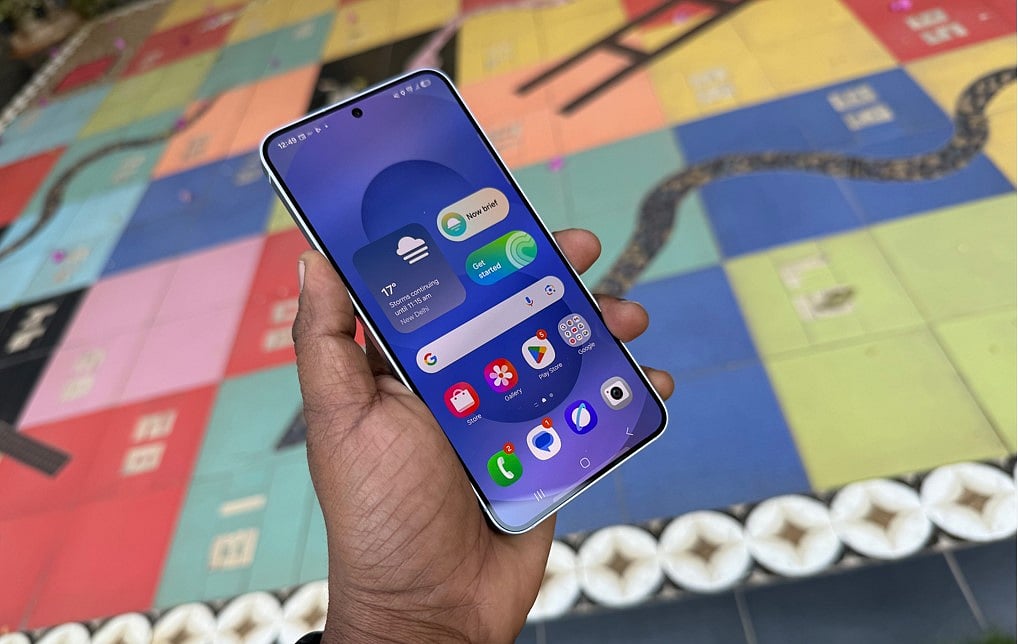 Samsung Galaxy S25 review: Mini premium phone with max power