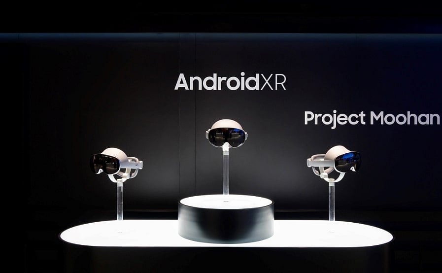 MWC 2025: Samsung showcases Android XR, Galaxy S25 Edge