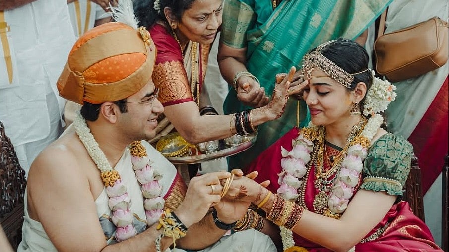 Tejasvi Surya marries singer Sivasri Skandaprasad in a traditional ...