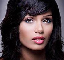 Freida Pinto wants Angelina Jolie as her mom