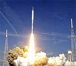 NASA's next generation rocket makes booming debut