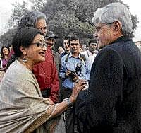 Ex-guv to work on grandfathers' letters