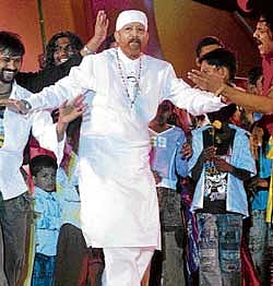 Frozen moments: Tribute to Vishnuvardhan