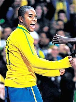 Robinho stars as Brazil win easy