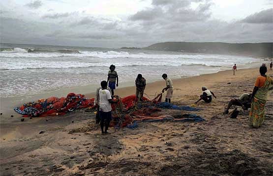 Cyclone 'Laila' batters AP