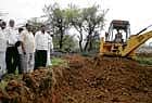 MLA inspects desilting work