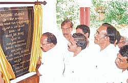 Moily opens 'Vaishaki' in Manjeshwar