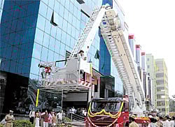 Aerial ladder to fight high rise fires