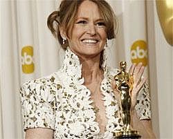 Melissa Leo, Christian Bale win in Supporting Actor categories