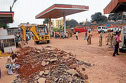 IOC outlet razed as drive continues