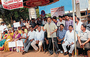 'Civic tiger' victims stage protest in Mangalore