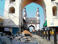 Shoddy work on Charminar pedestrian project